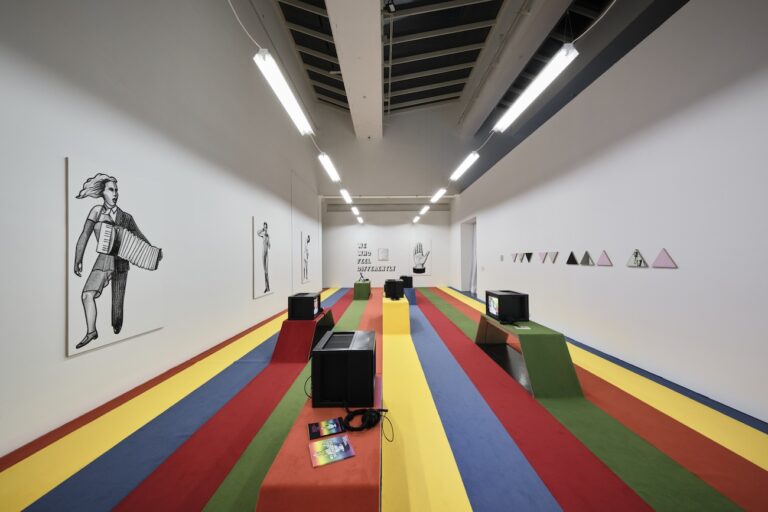 Carlos Motta. Plegarias de resistencia | Exposición | MACBA Museo de ...